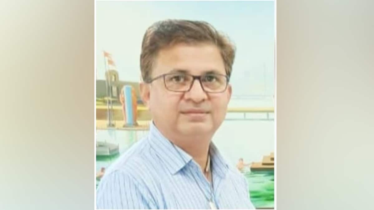 ‘मॅट’चा प्रविण पाटील यांना दिलासा; शिक्षणाधिकारी पदाचा कार्यभार कायम ठेवण्याचा निर्णय | MAT has ...