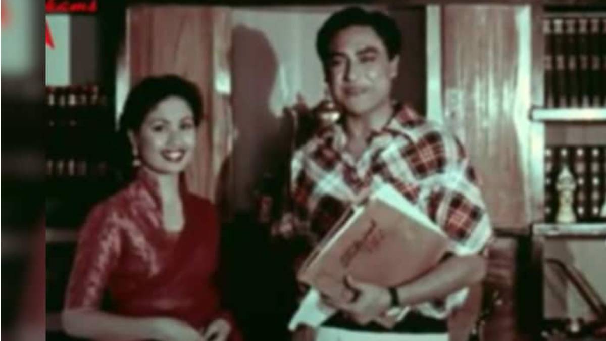 Bollywood Meena Kumari and Ashok Kumar 72 Years Old Advertise in English Goes Viral on Social ...